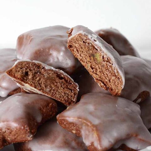 Vegan Lebkuchen - BakedbyClo | Vegan Dessert Blog